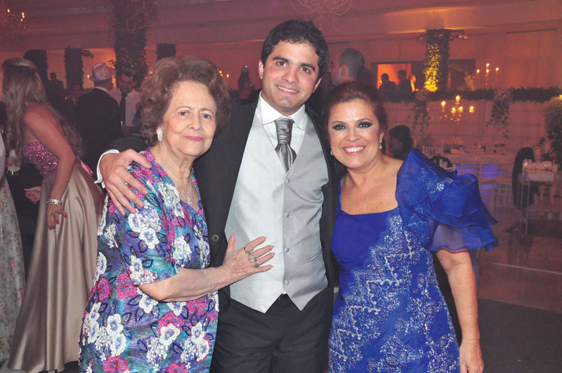 Gilda Ortíz de Mena, Alexandro José Volpe y su mamá Gloria Mena de ...